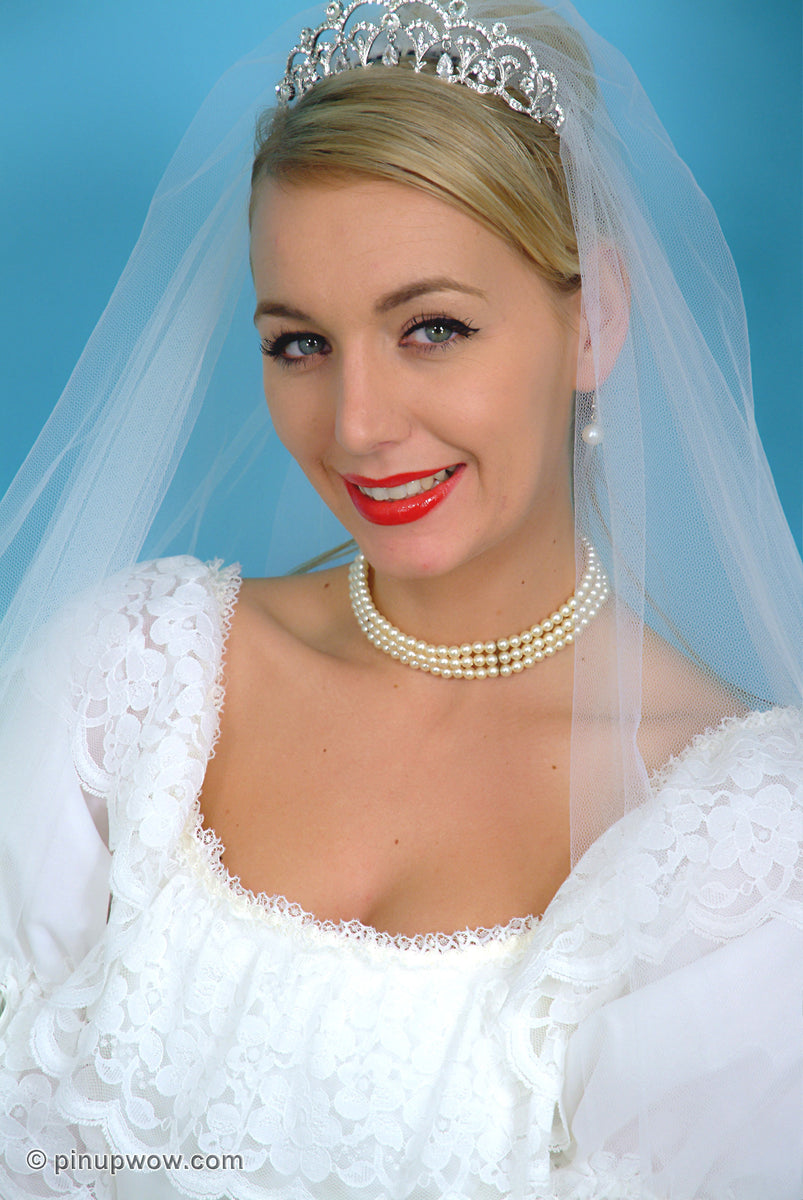 Hayley-Marie in Bridal Fantasy (photoset) – pinupwow