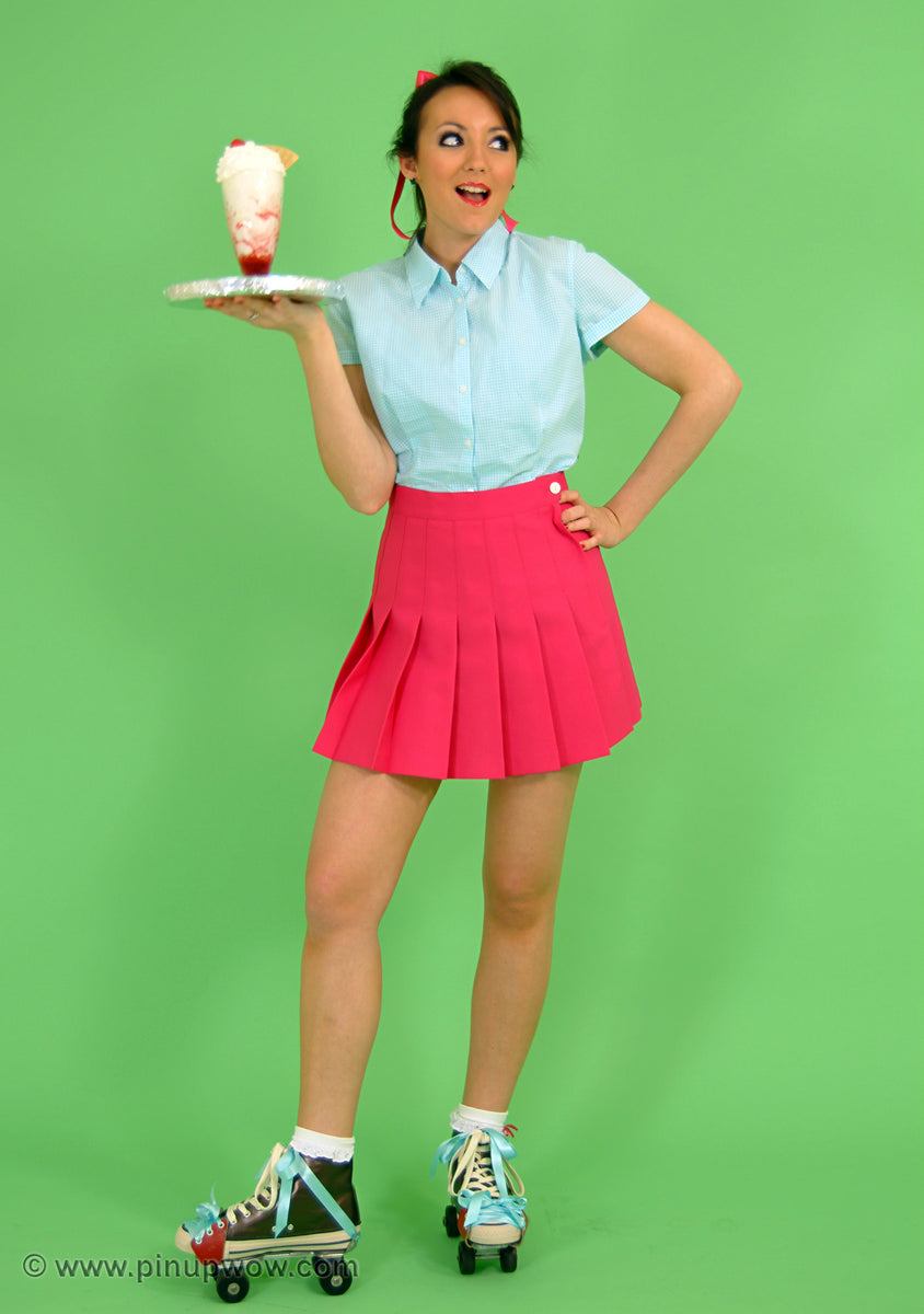 Rachael in Roller Babe (photoset) – pinupwow